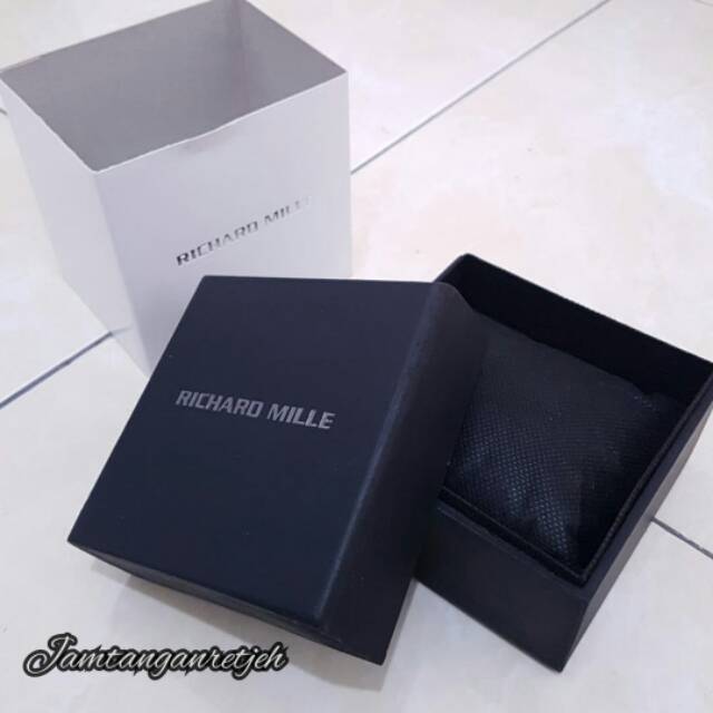 Jual KOTAK JAM TANGAN BOX KAYU RICHARD MILLE | Shopee Indonesia