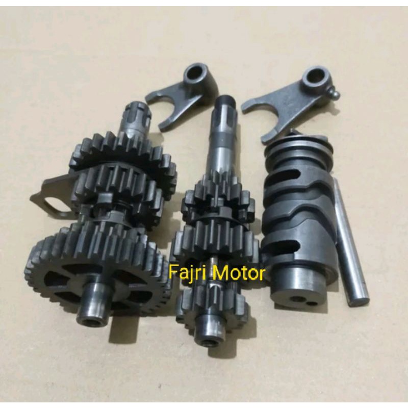 Jual gigi rasio gearbox tranmisi Suzuki smash new smash old original ...