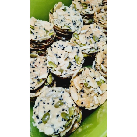 Jual mix nuts/florentin cookies/almond slice/pumkin seeds/biji kuaci ...