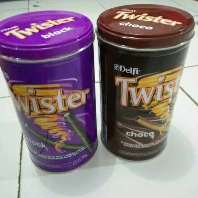 Jual 300 Gr TWISTER CHOCOLATE WAFER ROLL RASA CHOCO VANILA (300Gr ...