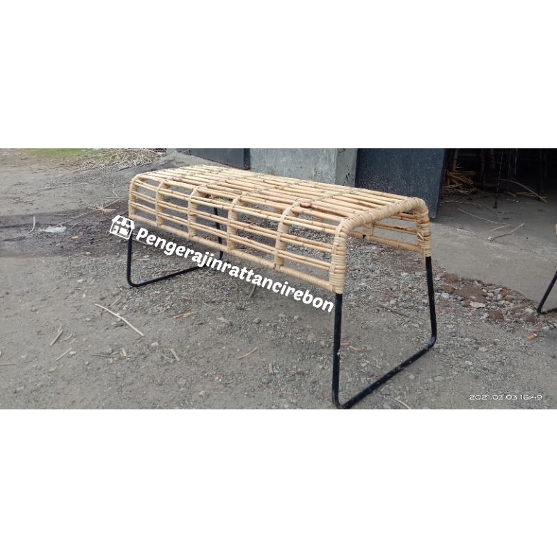 Jual bench rotan kaki besi JunDW | Shopee Indonesia