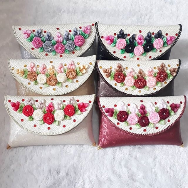 Jual PROMO CLUTCH PANDAN ANYAMAN FULL BUNGA (vynil bunga M) | Shopee ...