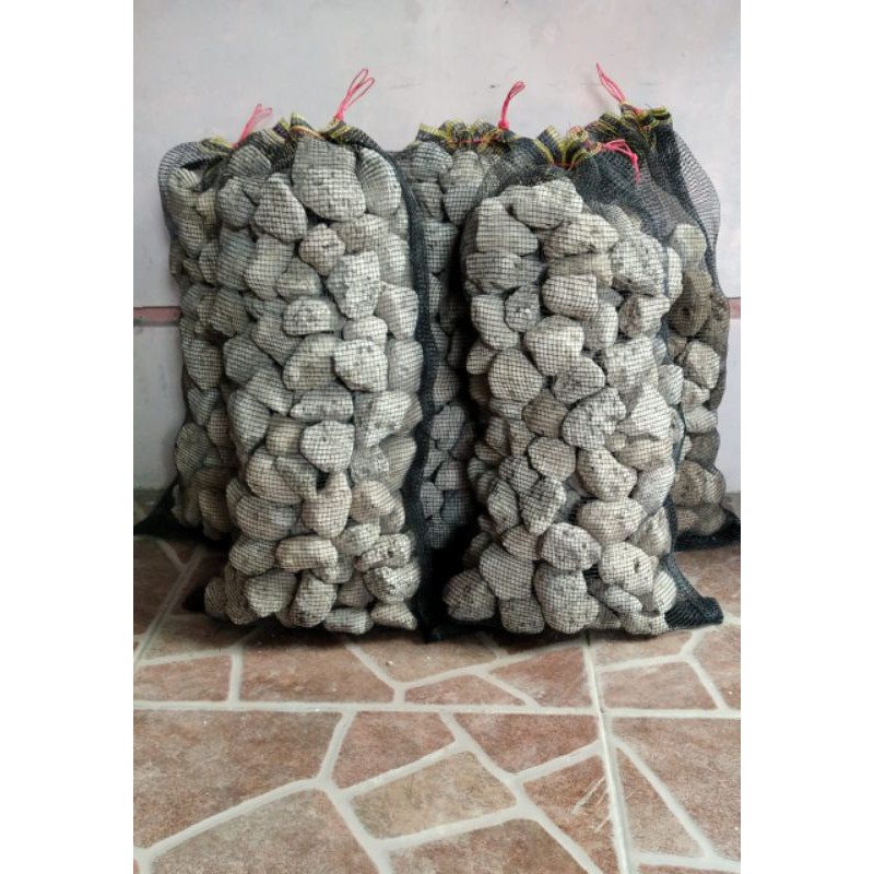 Jual BATU APUNG/PUMICE STONE 3 KG + WARING Filter Kolam Koi | Shopee ...