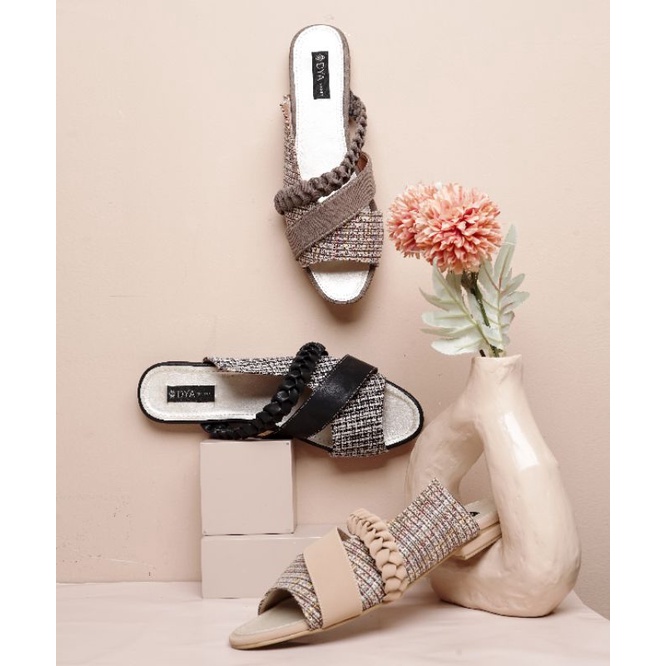 Jual Dya_Shoes - Yunabi - Sandal Wanita Flat Shoes (Limited Stok ...