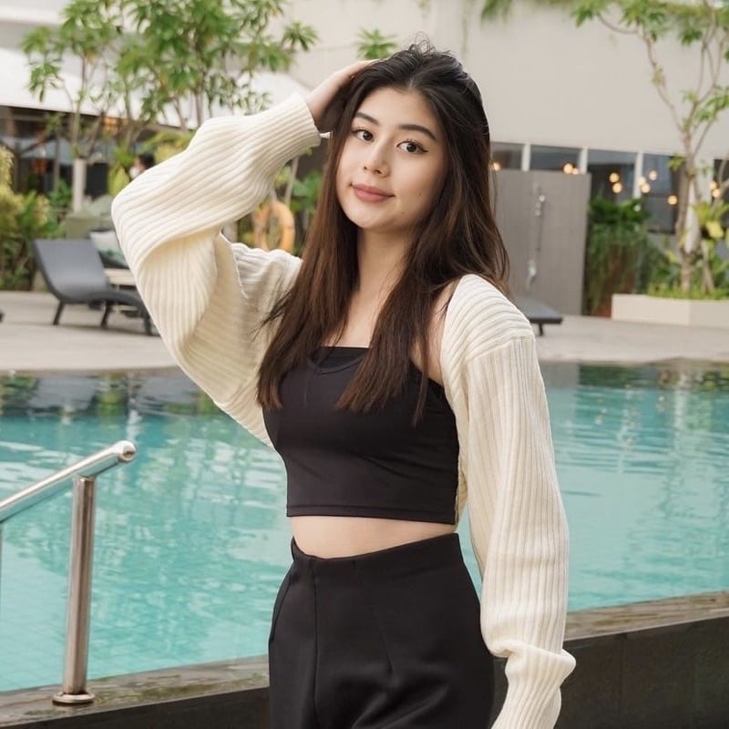 Jual LIAM BALERO RAJUT OVERSIZE CROP CARDIGAN TEBAL OUTERWEAR KNIT PREMIUM | Shopee Indonesia