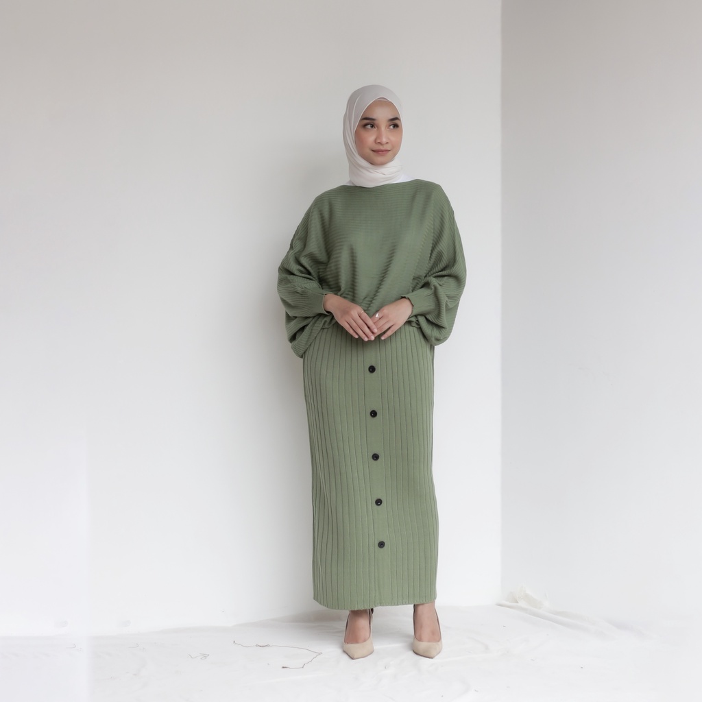 Jual Ahlami- Diana Set Rok Rajut Setelan Baju Batwing Rok Rajut One Set ...