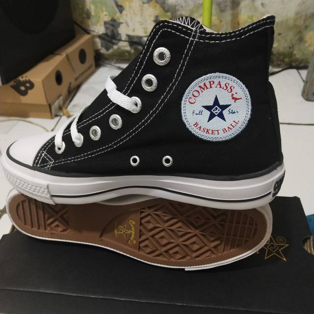 Jual sepatu compass . id 056 HI black/white original size 33-45 ...