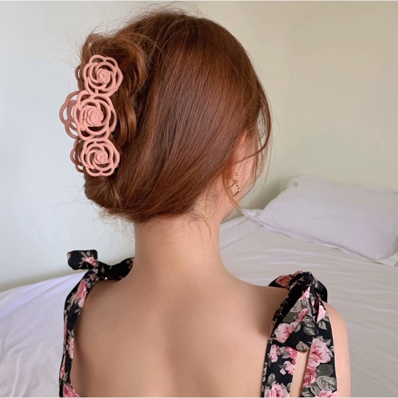 Jual Town Shell Trio Flowie Korean Hair Claw / Jepitan Jepit Rambut ...