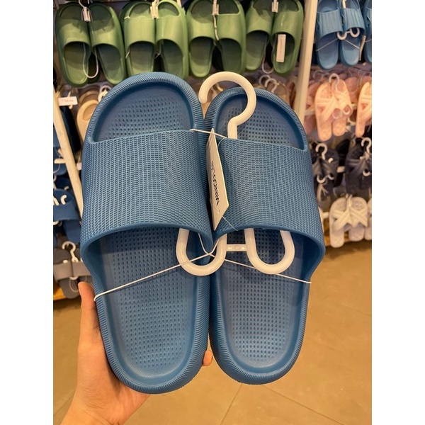 Jual LIGHTWEIGHT BATHROOM SLIPPERS SANDAL RINGAN MINISO | Shopee Indonesia