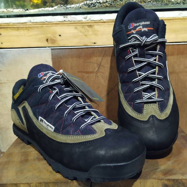 Jual Sepatu gunung hiking outdoor berghaus lokal Sol vibram Not ...