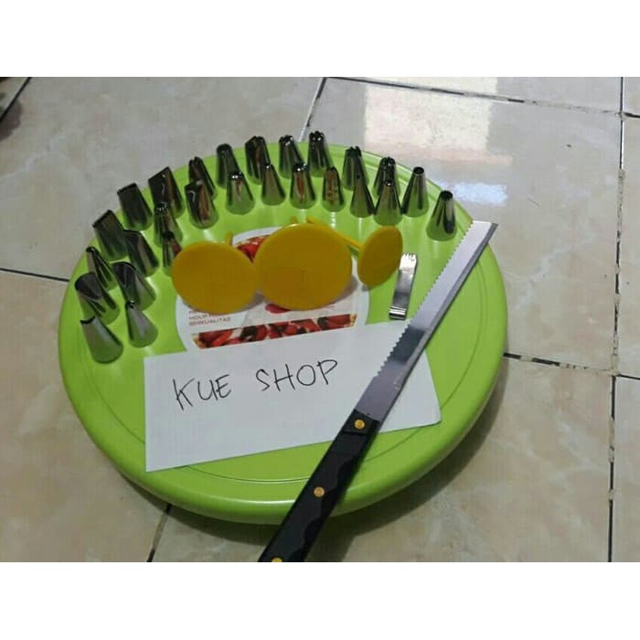 Jual spuit, meja putar, paku mawar, pisau kue (1 set alat penghias kue ...