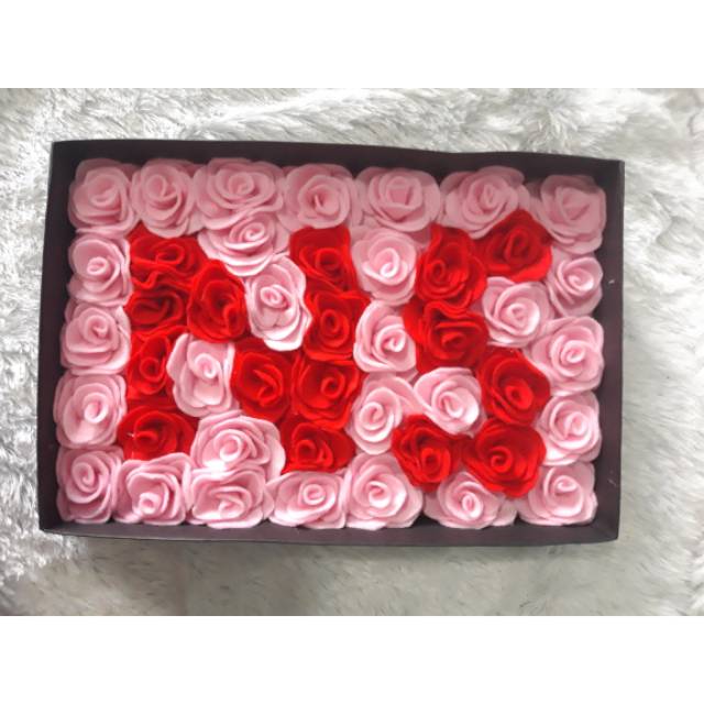 Jual box buket bunga mawar 2 huruf | Shopee Indonesia