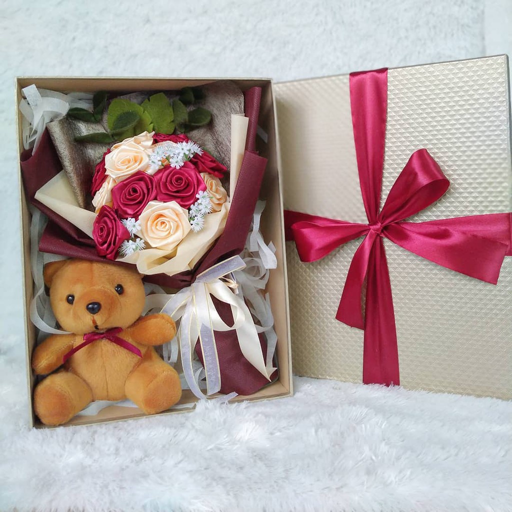 Jual Gift Box / Kotak Kado isi buket bunga dan boneka untuk hadiah ulang tahun wisuda pernikahan ...