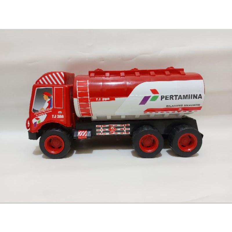 Jual Mainan Truk Tangki Minyak Pertamina Oil Tank Truck Panjang 55 CM ...