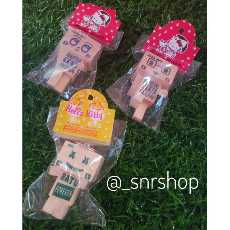 Jual KAYU Gantungan kunci/Tas model Danbo (Love Batu) | Shopee Indonesia