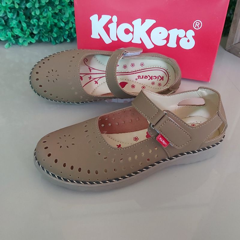 Jual J.19 Sepatu sandal Kickers wanita / Sepatu sandal Kickers kasual ...