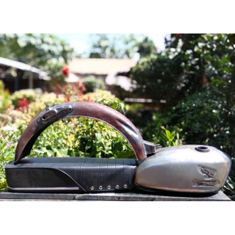 Jual Tangki pres CB125 sultan part set jok CB carbon nganjukan presisi jok cb100 tangki sultan ...