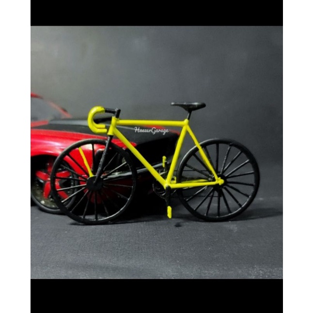 Jual Miniatur Sepeda 2 Road Bike Diorama Diecast 1/24 - Z3D | Shopee ...
