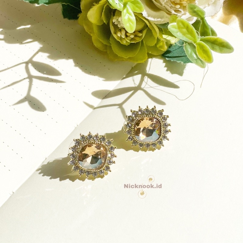 Jual anting tusuk mewah gold korea | stud earrings elegan fashion ...