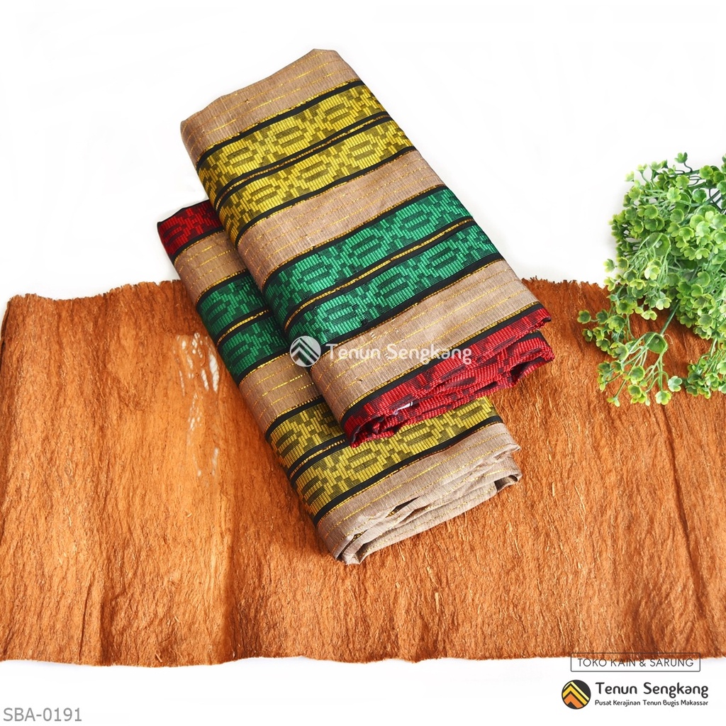 Jual Sarung Bugis Sutra Makassar Tenun Asli Krem Kuning Hijau Merah ...
