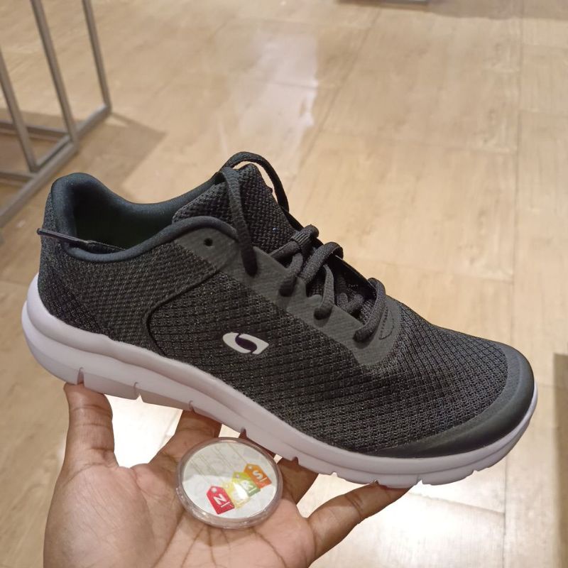 Jual PAYLESS SNEAKERS WOMAN - GUSTO XT II BLACK 190613 BY CROSS ...