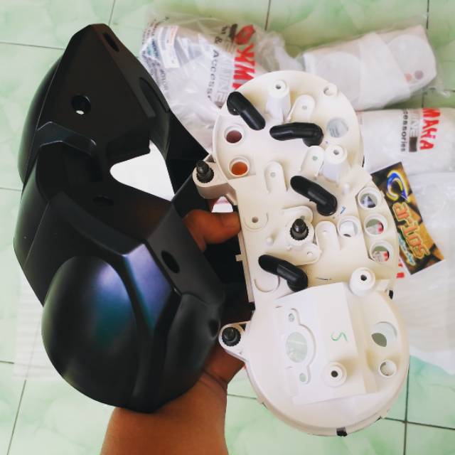 Jual Cover speedometer vixion 2010 oripart yamaha / case speedometer ...