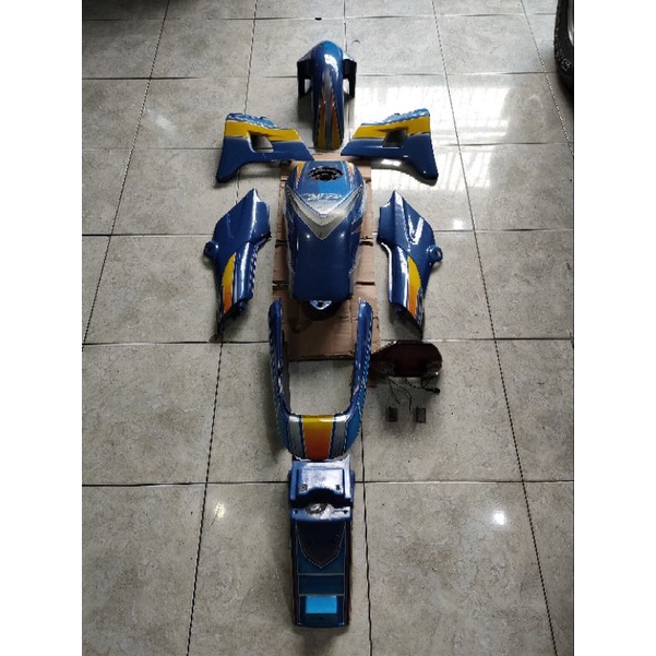 Jual body set tangki bensin warna biru komplit stoplamp kaze r bekas ...