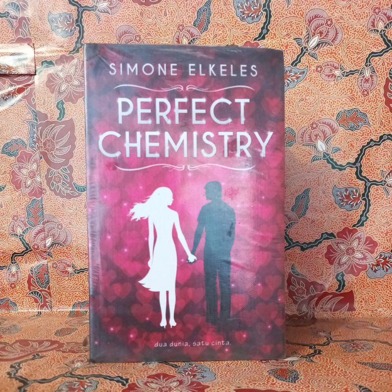 Jual Novel Roman - Perfect Chemistry (Dua Dunia, Satu Cinta) | Shopee ...