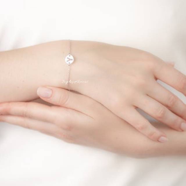 Jual GELANG TITANIUM INISIAL WARNA SILVER UKIR INISIAL | Shopee Indonesia