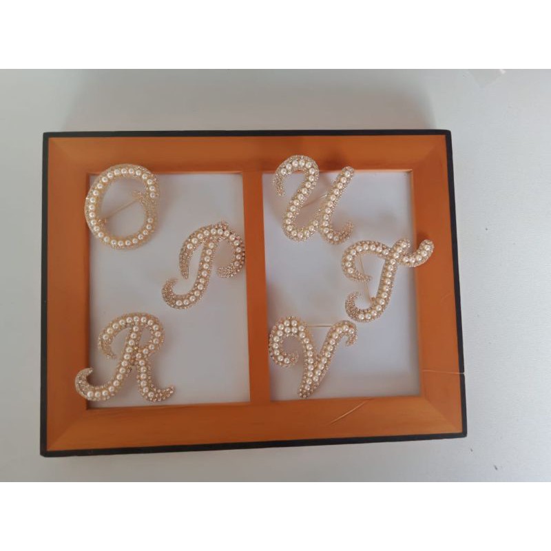 Jual initial brooch rhinestone | Shopee Indonesia