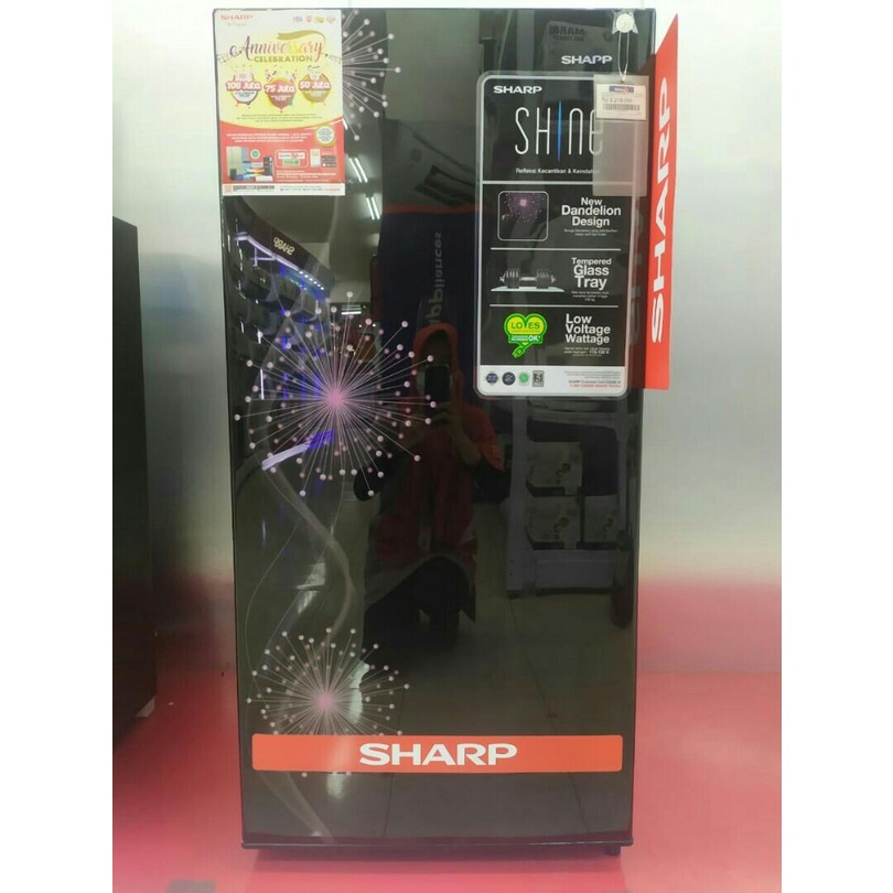 Jual KULKAS LEMARI ES 1 PINTU SHARP SJX 165 / SJX 167 [133 L] SHINE | Shopee Indonesia