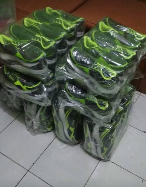 Jual Legas ark/sepatu olahraga/sepatu legas persit / lokal | Shopee ...