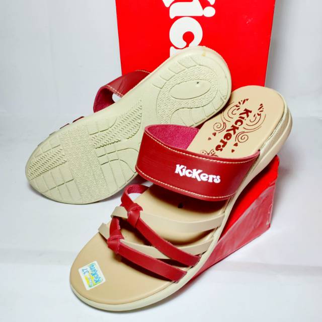 Jual Sandal kickers cewek cantik warna merah maroon | Shopee Indonesia