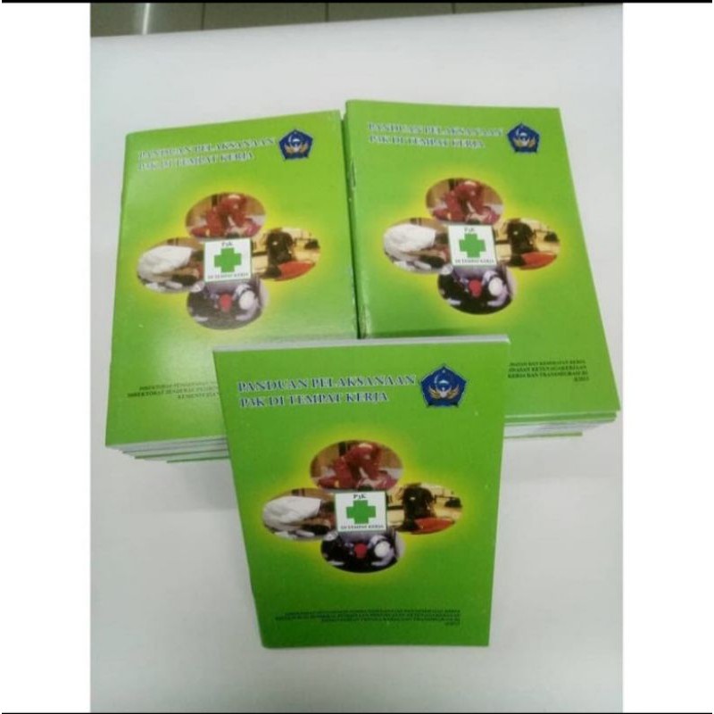 Jual buku panduan p3k Emergency first aid murahh | Shopee Indonesia
