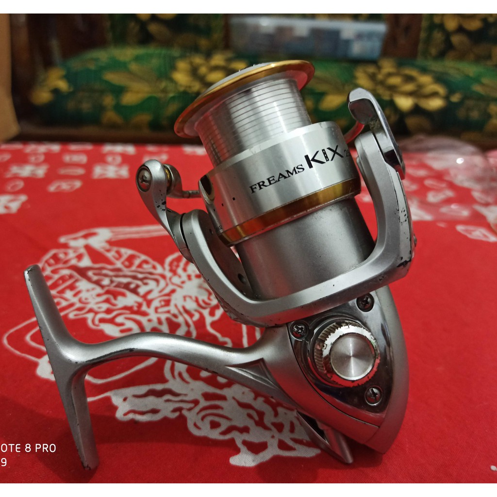 Jual Reel Pancing Daiwa Fream KIX 2500 Thailand | Shopee Indonesia