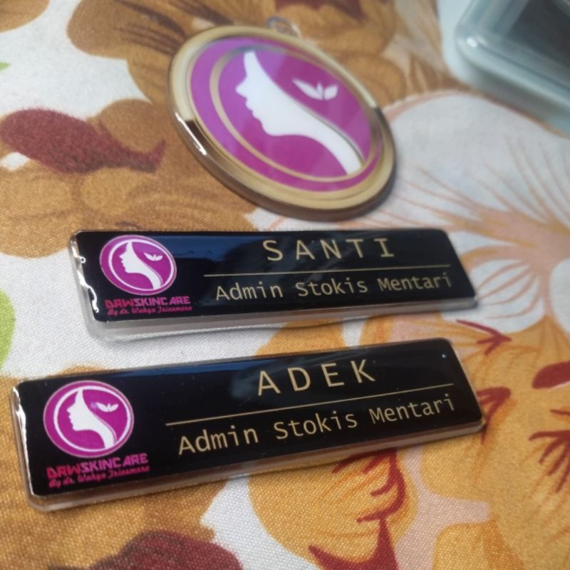 Jual Paket Name Tag / Nama Dada / Gantungan Kunci Custom bahan Resin ...