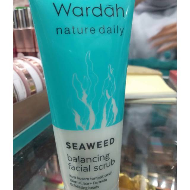 Jual Wardah Nature Daily Seaweed Balancing Facial Scrub 60 ml, 100 ml ...