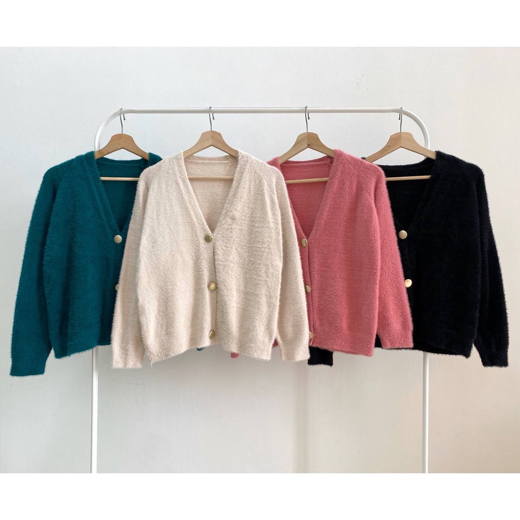 Jual Moon-Sil Furry Cardi (B3614) | Shopee Indonesia