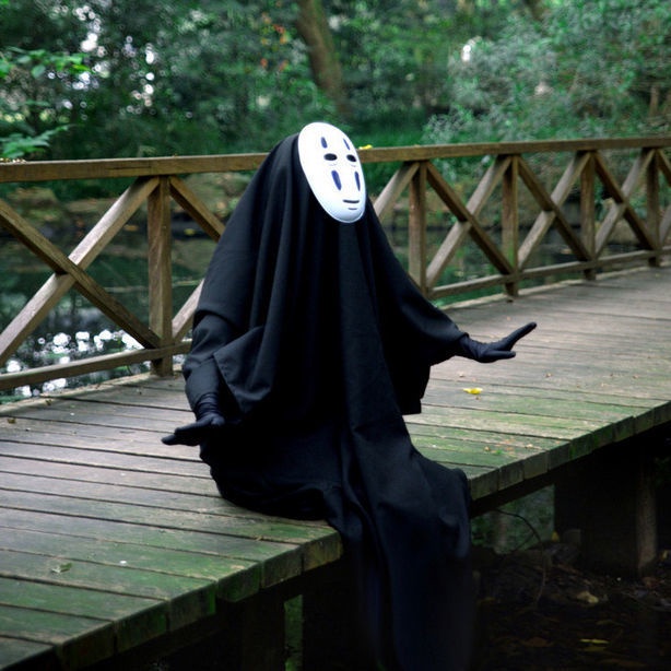 Jual Spirited Away karena pakaian pameran komik monster tak berwajah ...