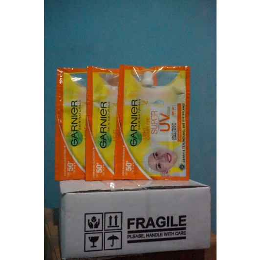 Jual Garnier Light Complete Super UV SPF 50/PA+++ Sachet 7ml | Shopee ...