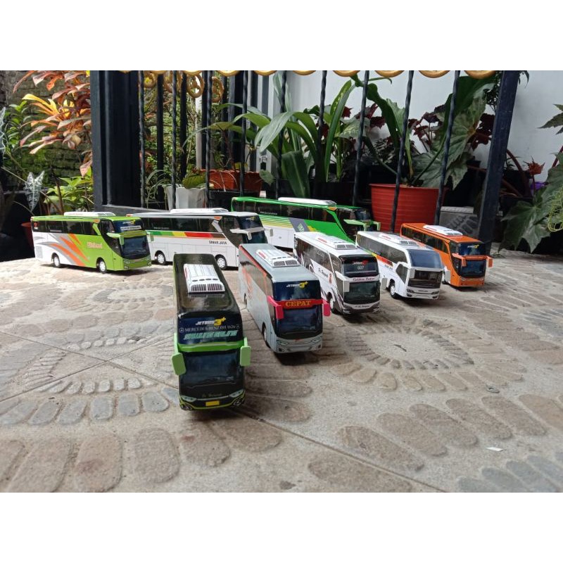 Jual miniatur bus telolet kecil p 28 cm skala 43 | Shopee Indonesia