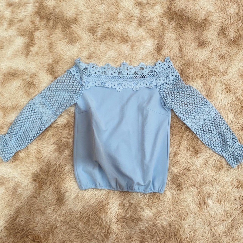 Jual Nyla Basic Sabrina Long Sleeve in Baby Blue - Blouse wanita biru ...