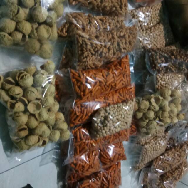 Jual Sus kering coklat dan macam macam kue kering lainny | Shopee Indonesia