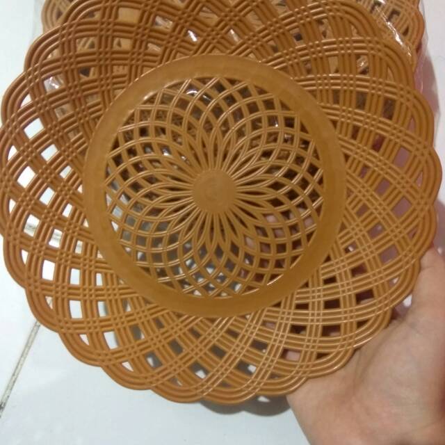 Jual Piring anyaman rotan plastik / piring alas kertas bunga (warna coklat) | Shopee Indonesia