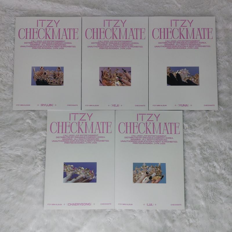 Jual Itzy Checkmate Sneakers Album Only Standard Ver. Member Ryujin ...