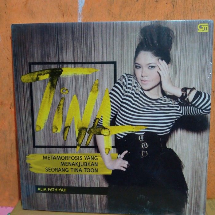 Jual buku biografi metamorfosis yang menakjubkan seorang Tina toon ...