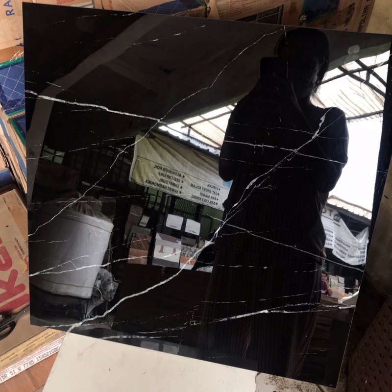 Jual granit 60x60 hitam motif carara (glossy)/ granit hitam marmer ...