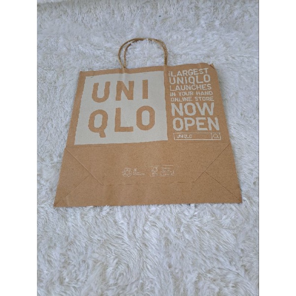 Jual Paper Bag Merk Uniqlo Original | Shopee Indonesia