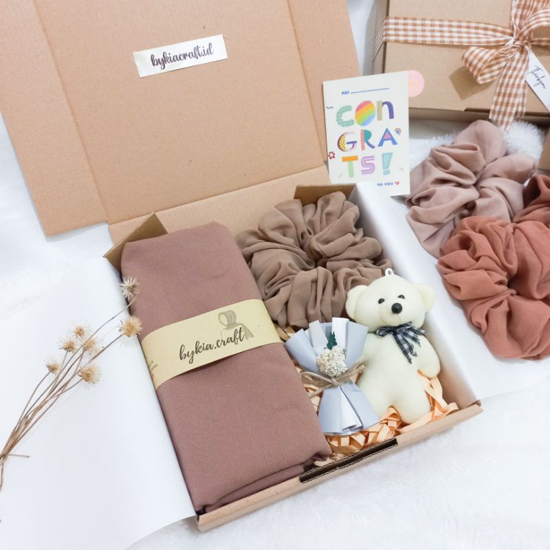 Jual Hampers Kado Ulang Tahun Cewek / Gift Box Hijab / Gift Box ...