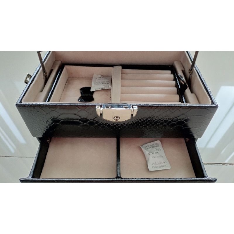 Jual BOX PERHIASAN KAY COLLECTION WITH KEY | Shopee Indonesia